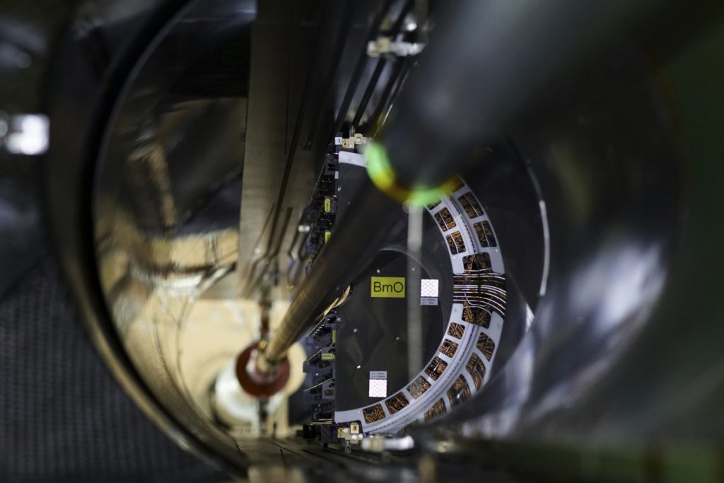 cms-forward-pixel-detector-DSC00079