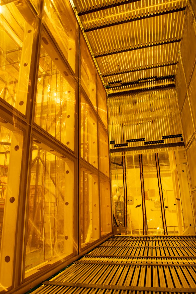 SBND scientists complete assembly of large neutrino detection system